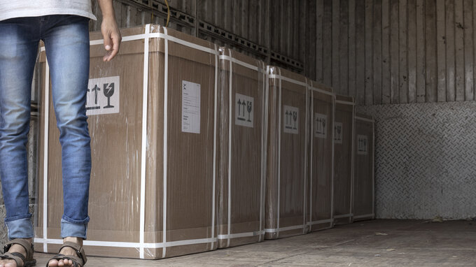 QC & Packing | Phantom Hands