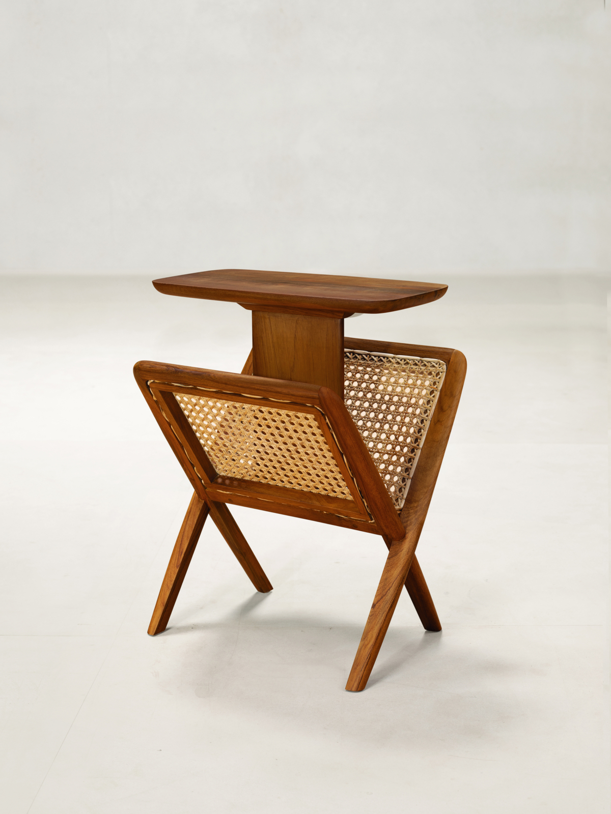 x+l 01 Coffee Table | Phantom Hands