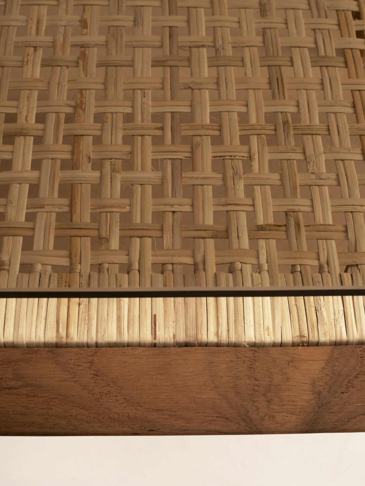 Tangāli Side Table | Phantom Hands