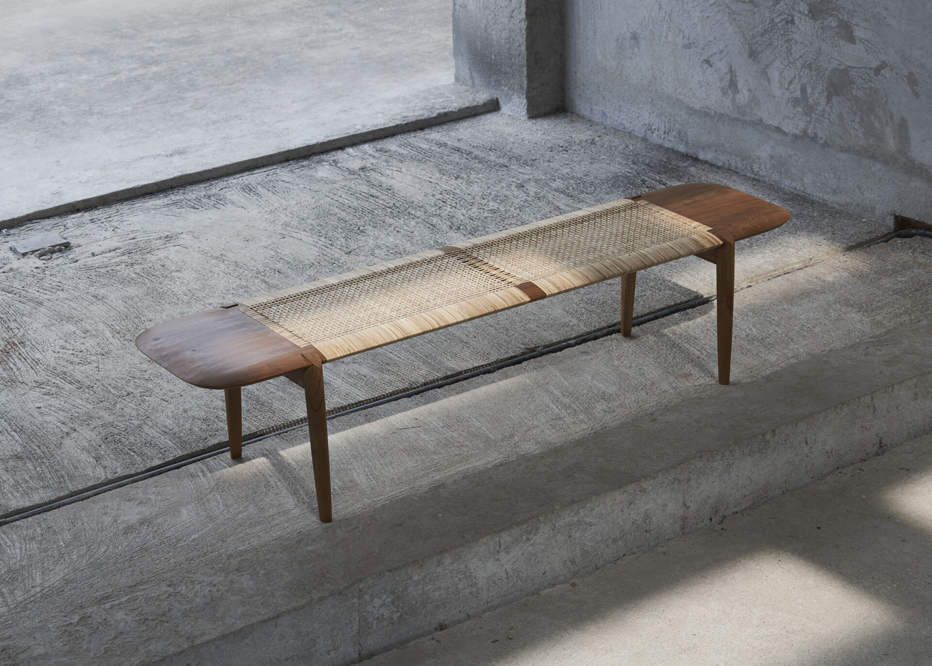 Tangāli Bench | Phantom Hands